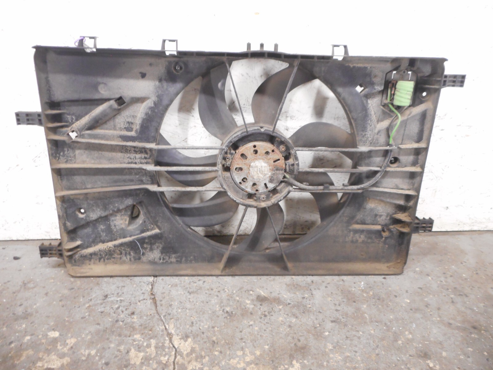 Chevrolet Cruze Engine Cooling Fan Assembly 13342258 13289627 OEM 2011 ...