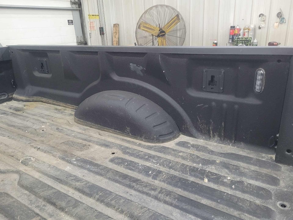 17-22 Ford SuperDuty F250/350 8' Pickup Bed Pickup Box White-Z1 Minor ...