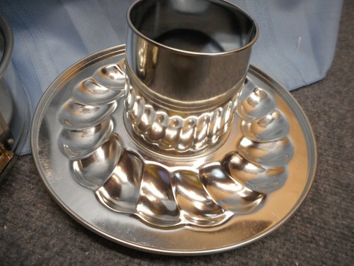 THE PAMPERED CHEF SPRINGFORM PAN SET WITH HEART #1540 | eBay