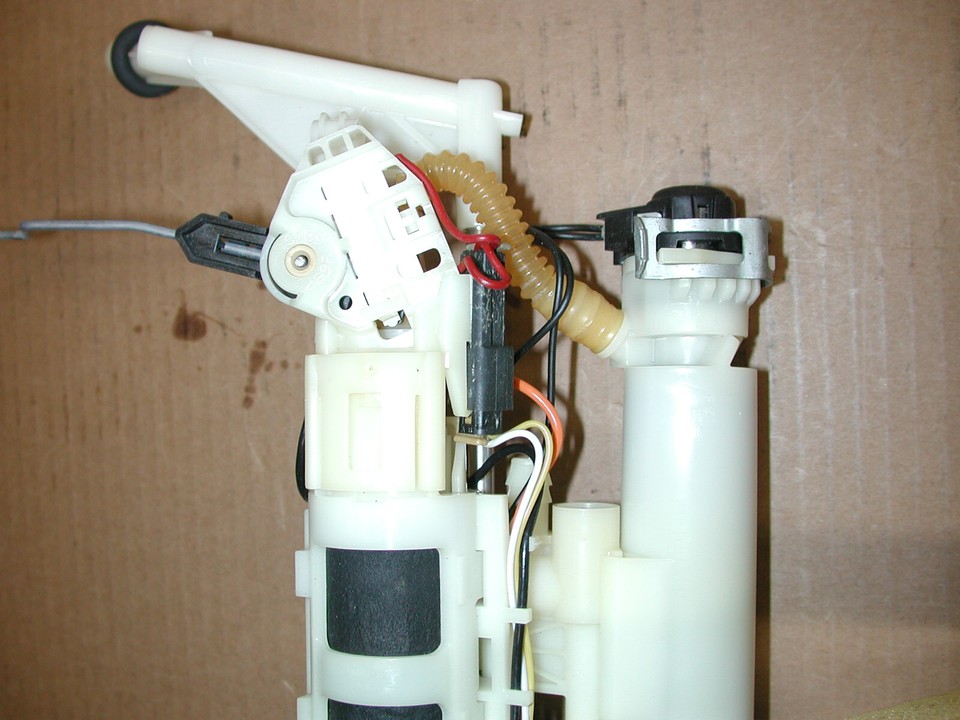 HARLEY DAVIDSON Softail 2018-2025 OEM 61200043 Fuel Pump Sending Unit ...