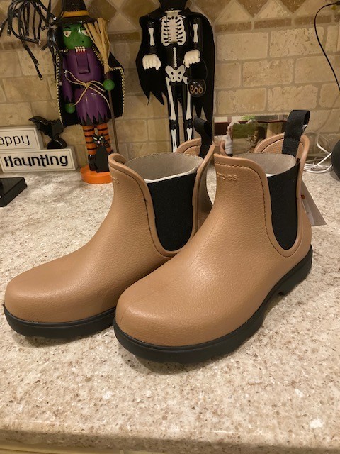 NWT CROCS Dylan Chelsea Boots Womens Size 9 | eBay