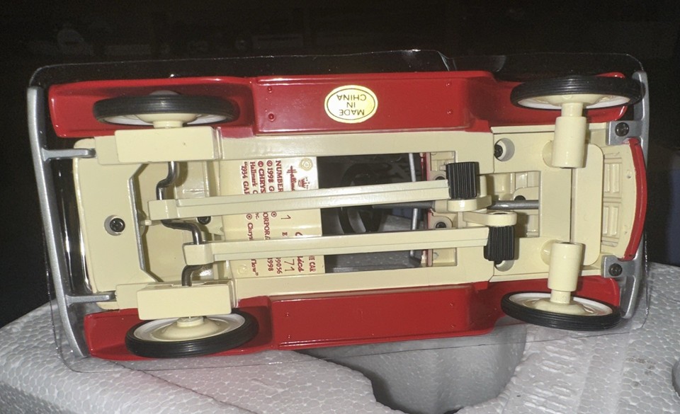 HALLMARK KIDDIE CAR CLASSICS PEDAL CAR 1934 GARTON CHRYSLER AIRFLOW No2 ...