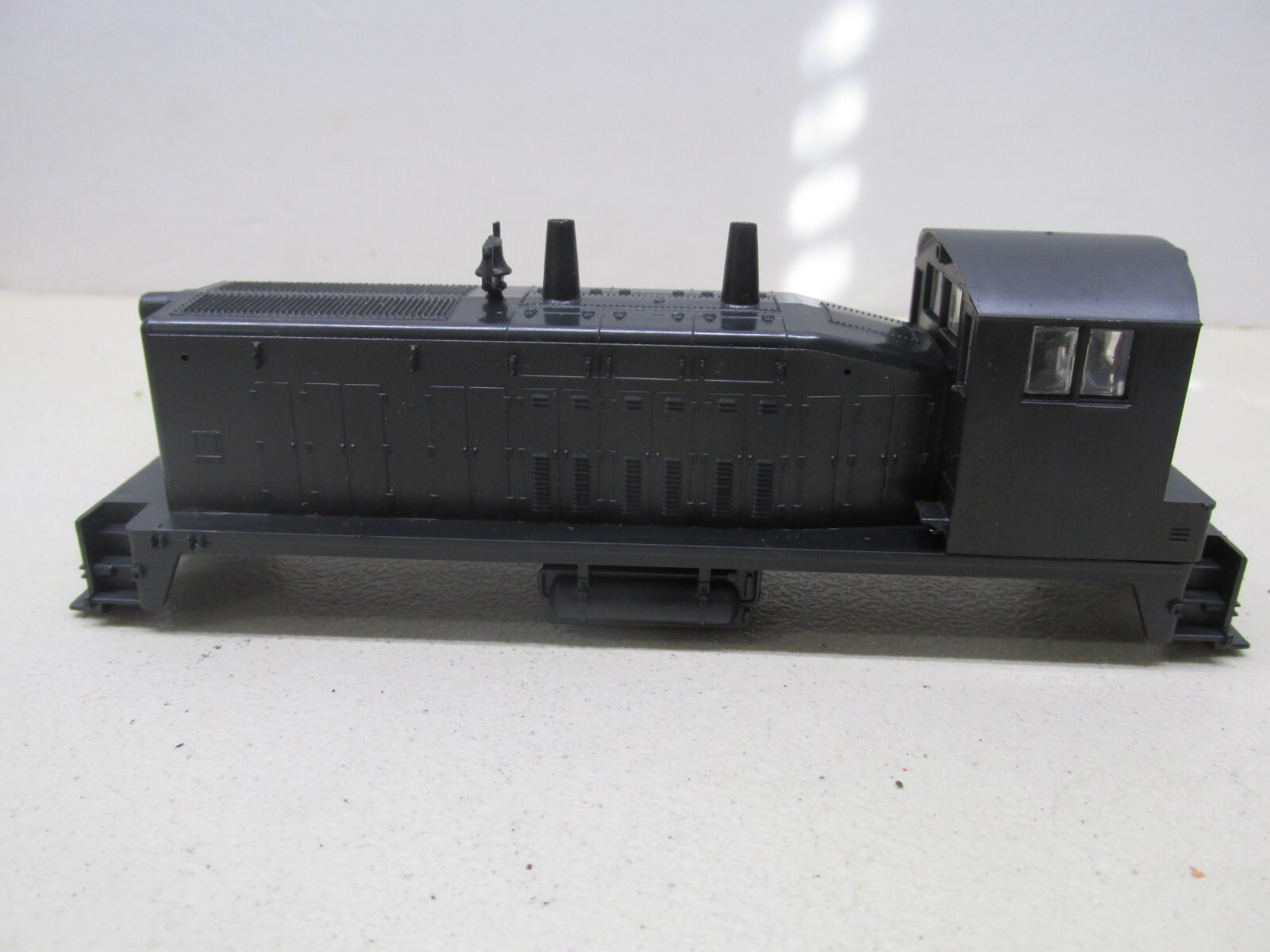 ATHEARN ~ UNDECORATED SW1500 LOCOMOTIVE SHELL ~SHELL ONLY~ HO SCALE | eBay