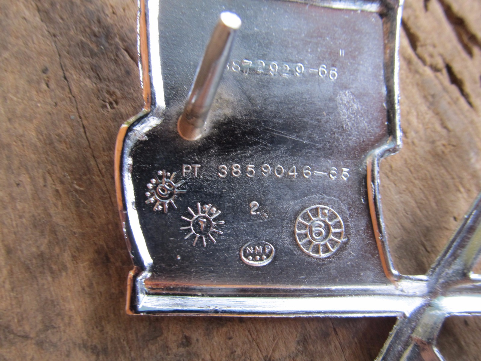 NOS 1965 1966 Chevy Corvette FRONT NOSE Crossed Flags Emblem 3859046 | eBay