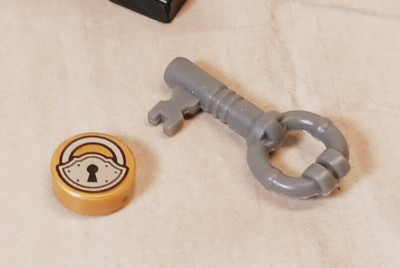 LEGO Lock Padlock Gold Key Skeleton Teeth Old Style Gray Castle Dungeon ...