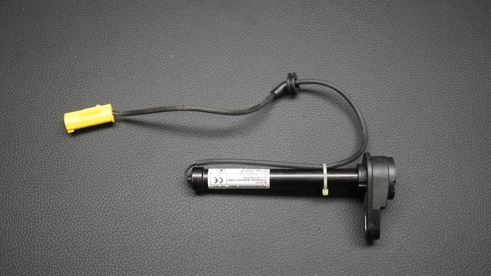 GENUINE MERCEDES BENZ W213 W238 W257 C257 BONNET HINGE ACTUATOR ...