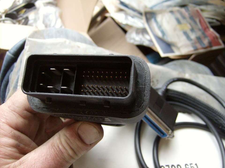 KENT MOORE J39700-650 J39700-651 BREAKOUT BOX OVERLAY AND ADAPTER | eBay