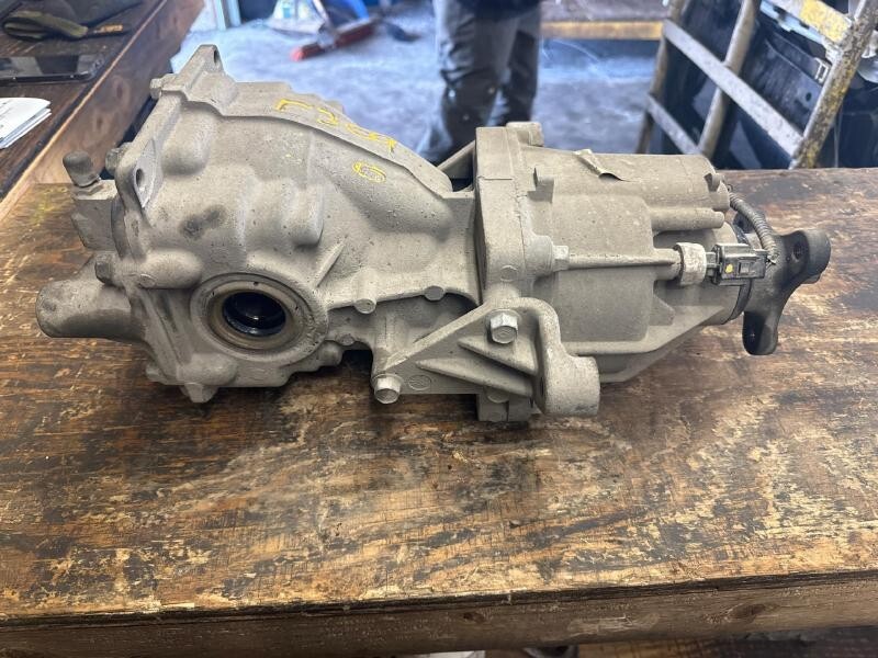 2013-2016 Hyundai Santa Fe Rear Differential Carrier Assembly OEM | eBay