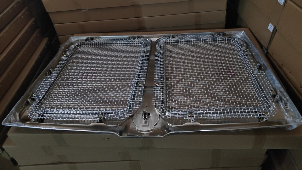 Kenworth T880 Chrome Grille with Bug Screen | Silver | Mesh | Front | 1 ...