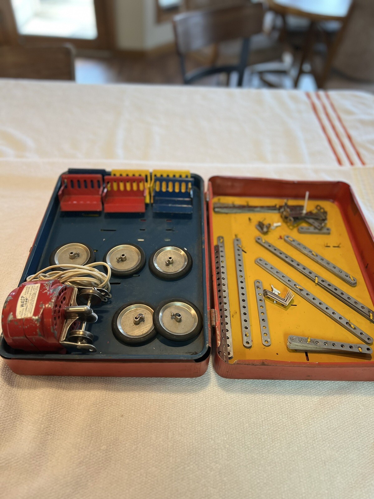 VINTAGE CONSTRUCTIONEER METAL ERECTOR SET 1940s | eBay