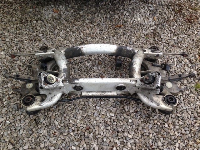 97-03 OEM BMW E39 540i 528i REAR CROSS MEMBER SUBFRAME FRAME WAGON ...