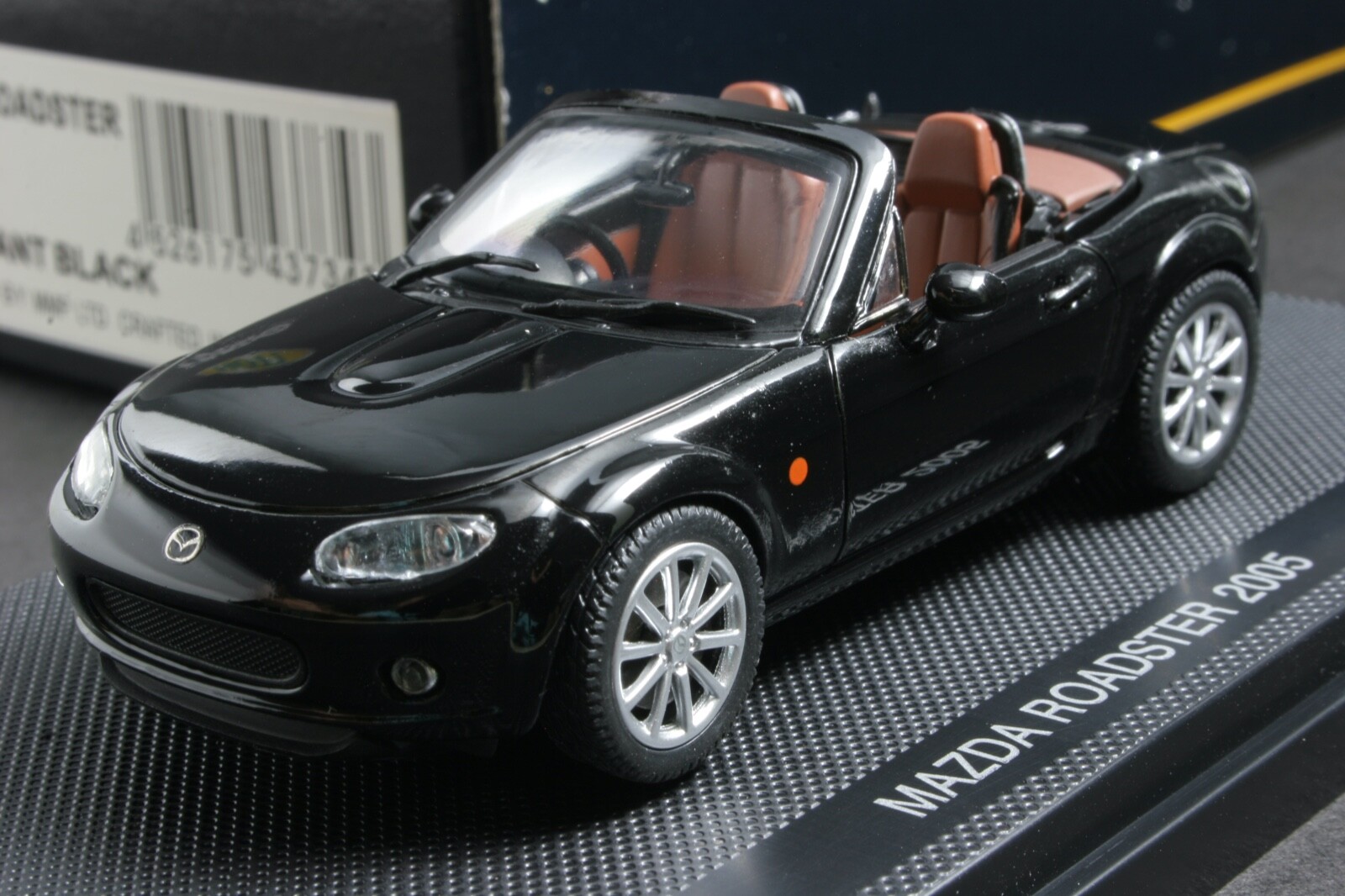 EBBRO 43734 1:43 SCALE 2005 MAZDA ROADSTER MX-5 MIATA DIE CAST MODEL ...