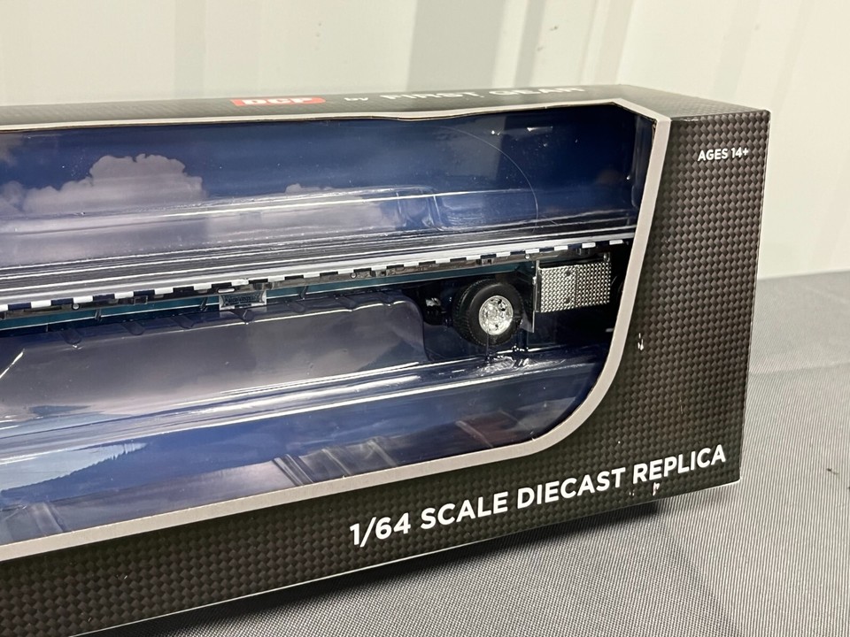 Peterbilt 389 w/ Flatbed McKinney & Sons Chrome 60-1038 DCP NIB 1:64 JC ...