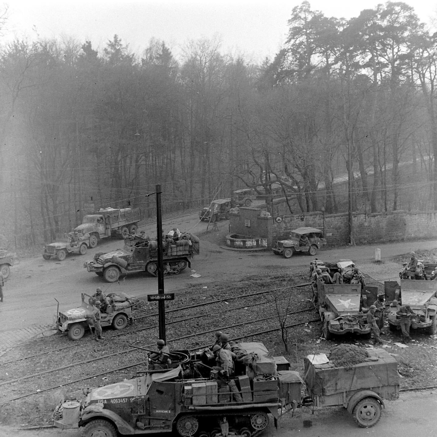 WW2 WWII Photo World War Two / US Army Vehicles Frankfurt Germany 1945 ...