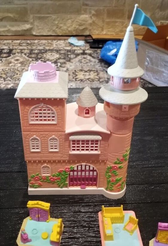 1995 Lewis Galoob Polly Pocket Castle With Accessory’s & 10 Rooms (36A ...