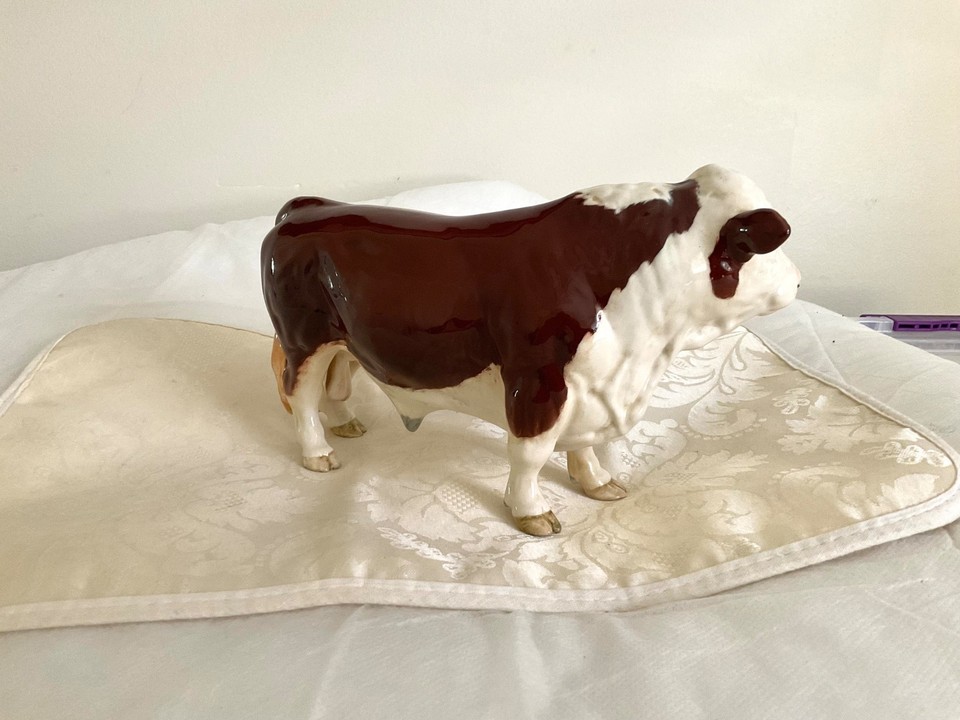 VINTAGE BESWICK POLLED HEREFORD BULL WITH RINGED NOSE | eBay Australia