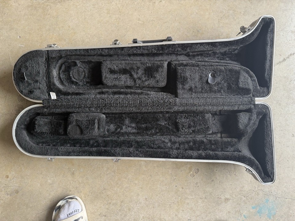 Yamaha Trombone With Everything Included And Case, And Trombone Stand ...