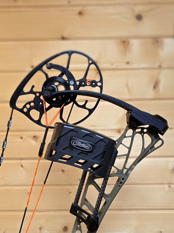 Mathews Lift 33 - Green Ambush With Black Limbs RH | eBay