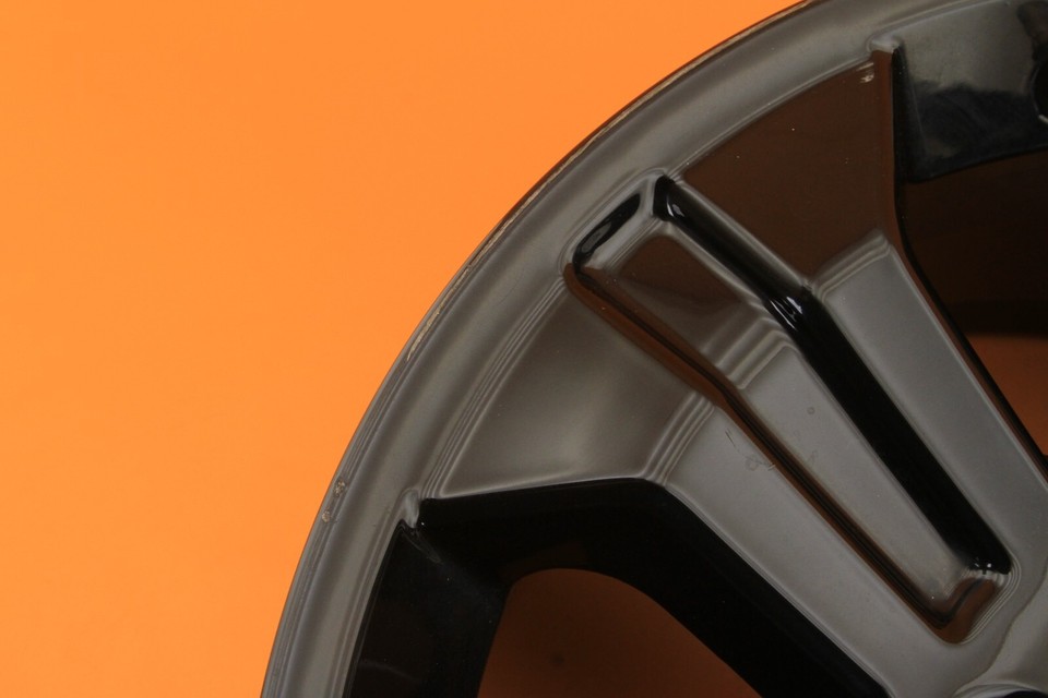 Chevrolet Silverado Suburban Tahoe Sierra 1500 2015-2020 18" Inch OEM ...