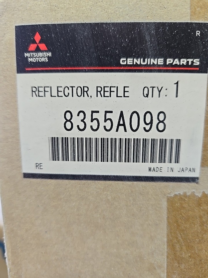 2018 -2019 Mitsubishi Outlander RT Reflector 8355A098 | eBay
