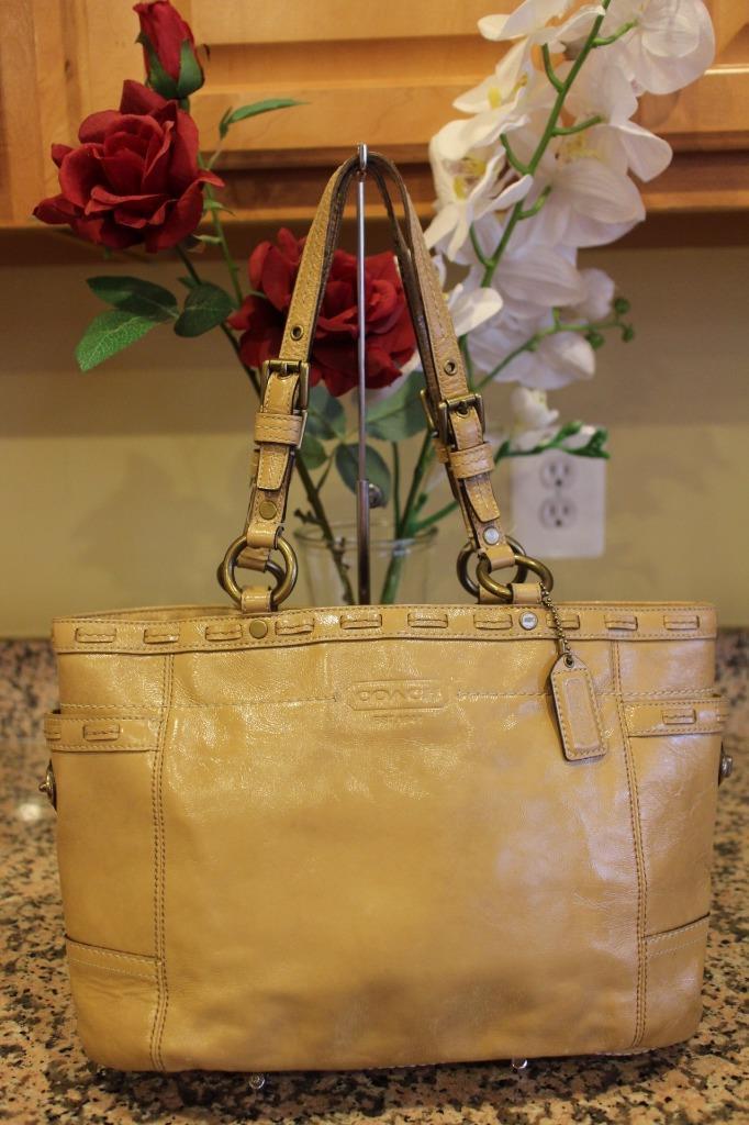 COACH #11500 TAN PATENT LEATHER LACED GALLERY TOTE BA… - Gem