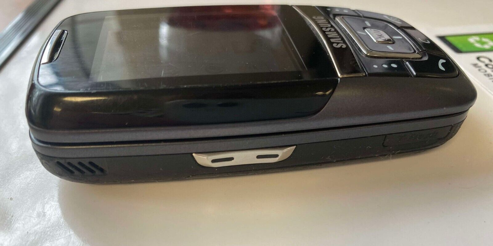 Samsung D600 - Mobile Phone (Unlocked) Slider Classic Retro SGH-D600 ...