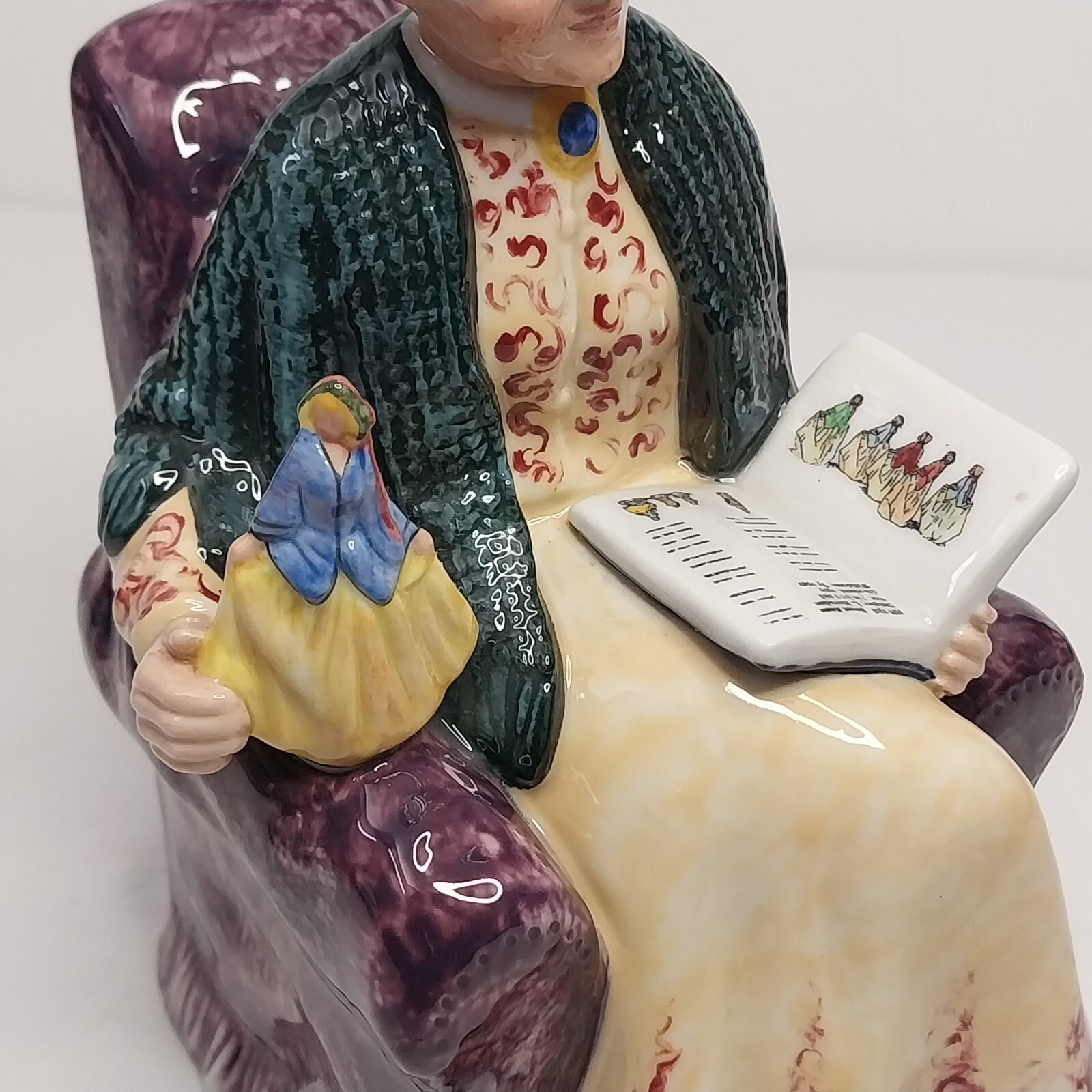 2 ROYAL DOULTON Figurines "Prized Possession" & "Pride & Joy" - HN2942 ...