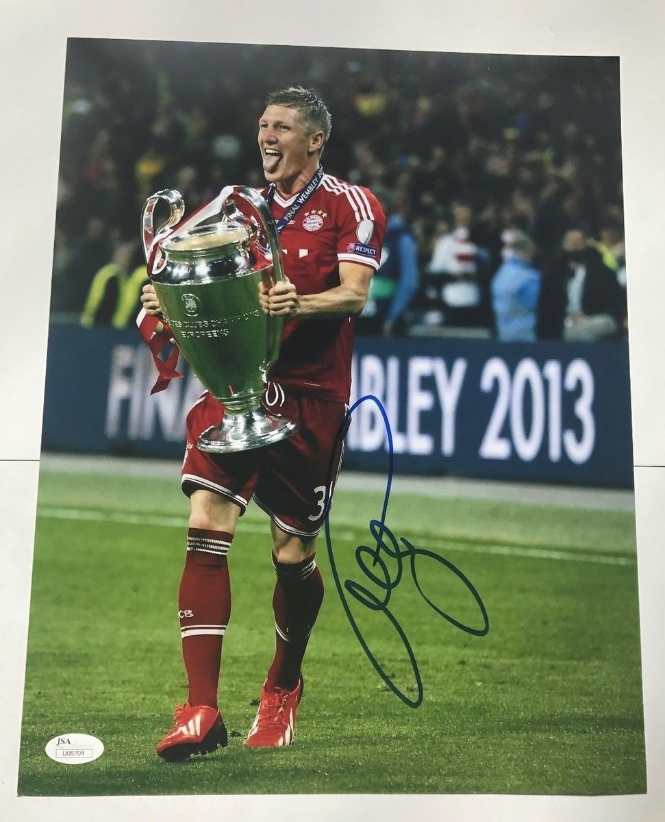 Bastian Schweinsteiger Signature