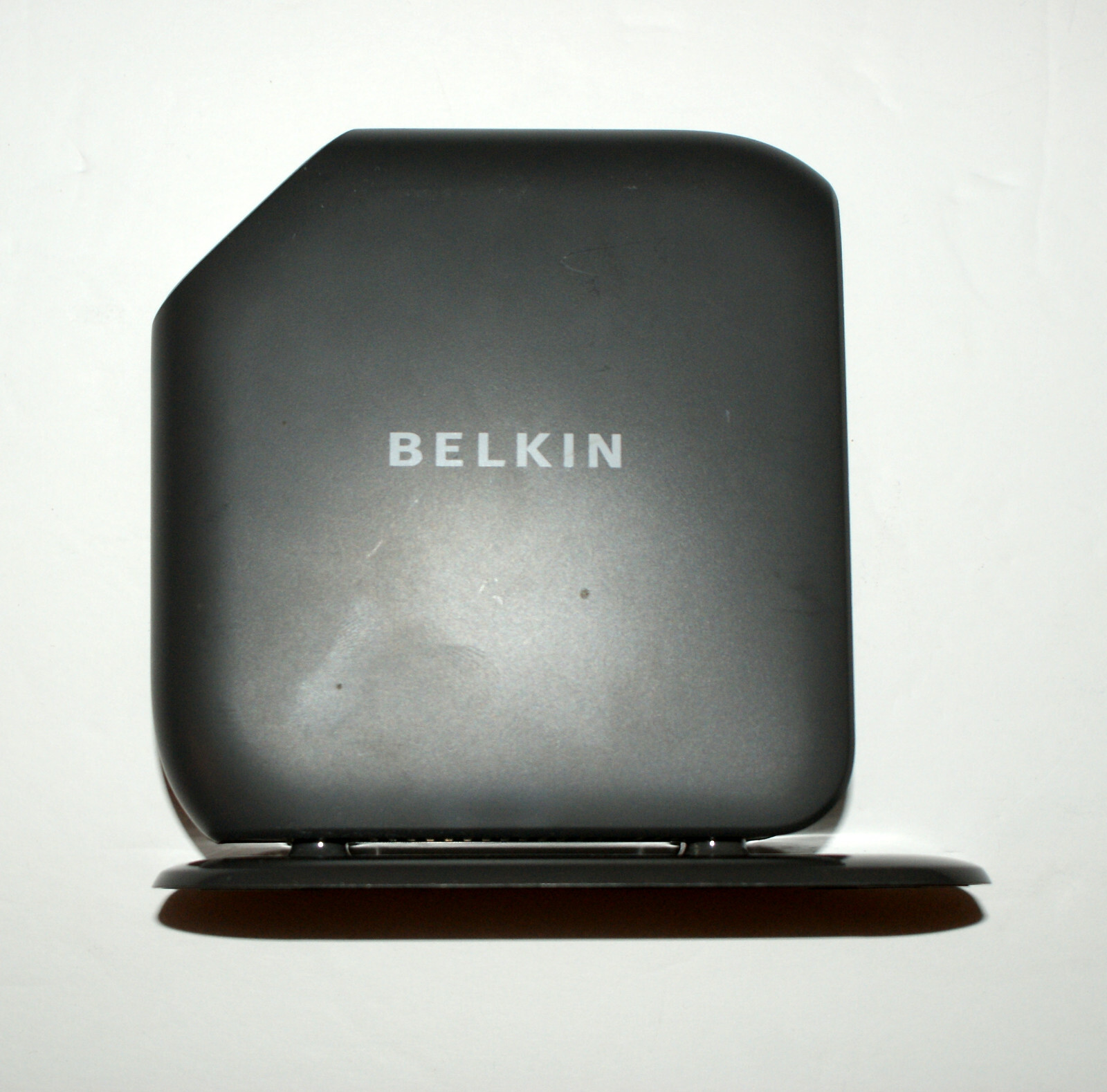 BELKIN SURF WIRELESS ROUTER F7D2301 v1 300 Mbps 4 Ports 802.11b/e/g/n 2 ...