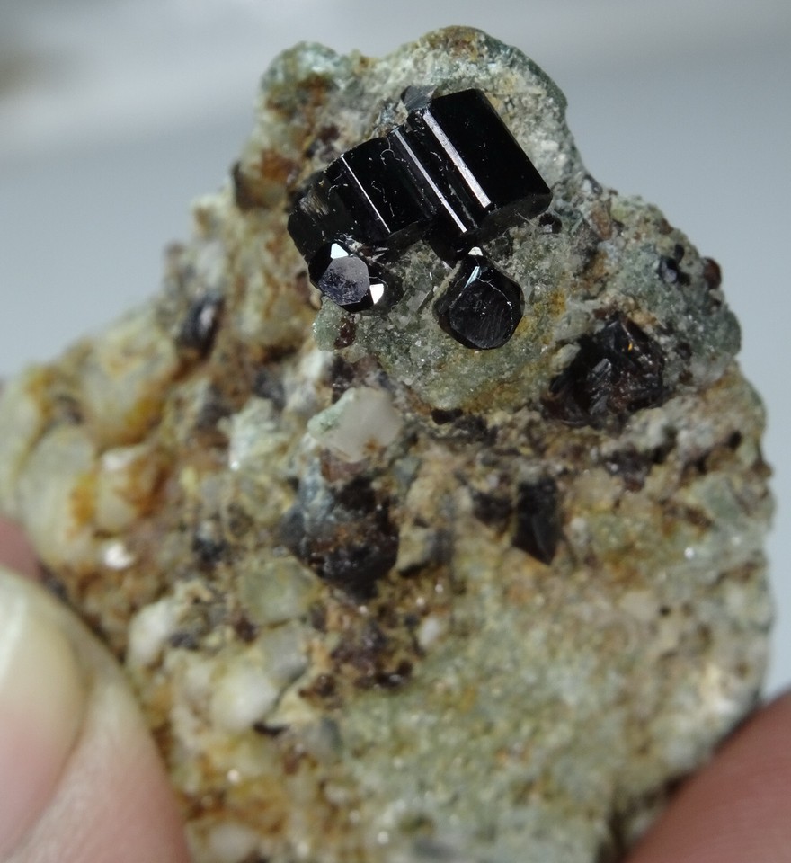 96 CARATS BROWN VESUVIANITE FELDSPAR MINERAL FROM PAKISTAN, (Vis-173 ...