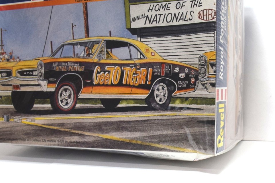 Revell 4167 1/25 Scale Royal Pontiac '66 GTO w/ Tiger Driver Plastic ...