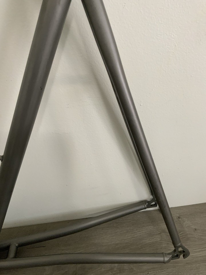 DIAMONDBACK TITANIUM ROAD BIKE FRAME 58 CM 1.5 KGS. 130 SPACING FITS ...