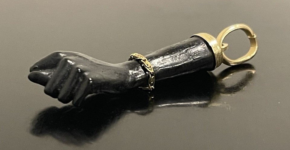 18K SOLID YELLOW GOLD BLACKAMOOR EBONY ARM HAND PENDANT CHARM | eBay