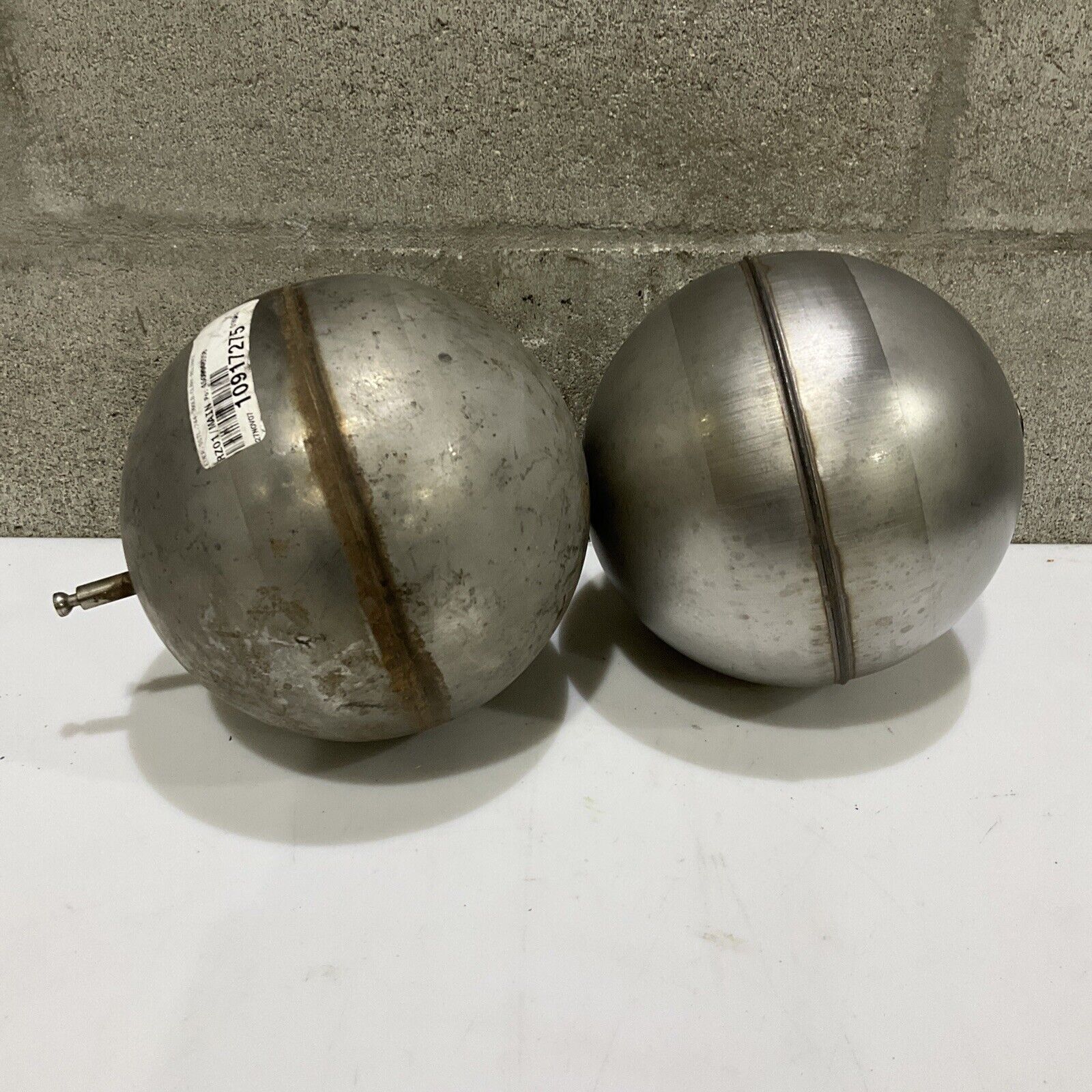 CLARK RELIANCE 744 300LB STAINLESS FLOAT BALL 8” L X 6” W 678 LOT OF 2 ...
