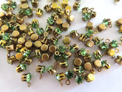 72 Swarovski Rhinestones 32pp Peridot/ 1-loop brass tiffany settings ...