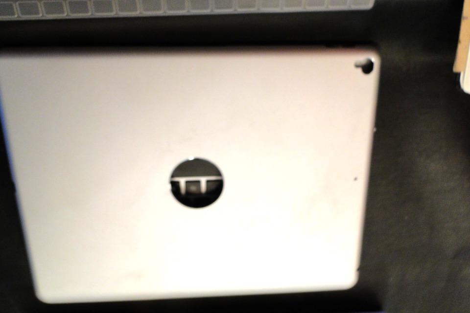 Apple MacBook Air 13" ? Silver FOR PARTS, No Screen, Only Cover and ...