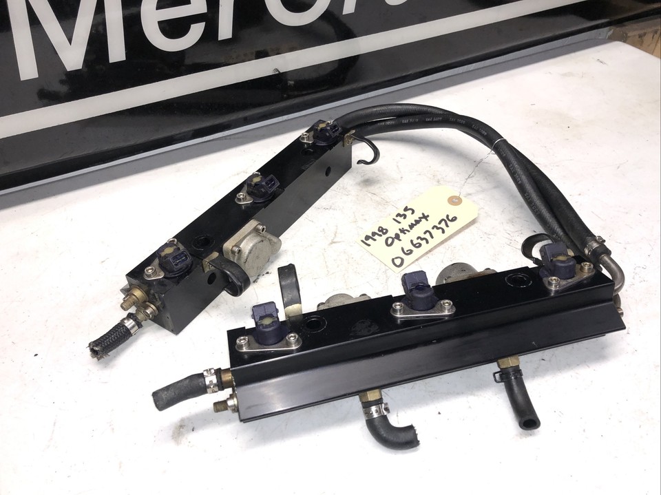 1998 135 HP Mercury Optimax Outboard FUEL RAIL SET 852379T 5, 852378T 5 ...