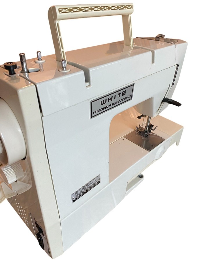 White 1099 Jeans Machine Sewing Machine with Foot Pedal & Cover | eBay