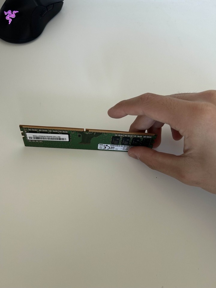 Samsung M378A1K43CB2-CTD (8GB, DDR4, 288 Pinn) Memory Module ...