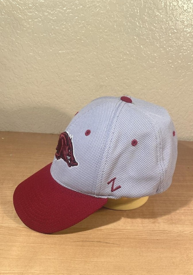 Zephyr Cap Arkansas Razorbacks Fitted Gray Red Brim Size M/ L Excellent ...