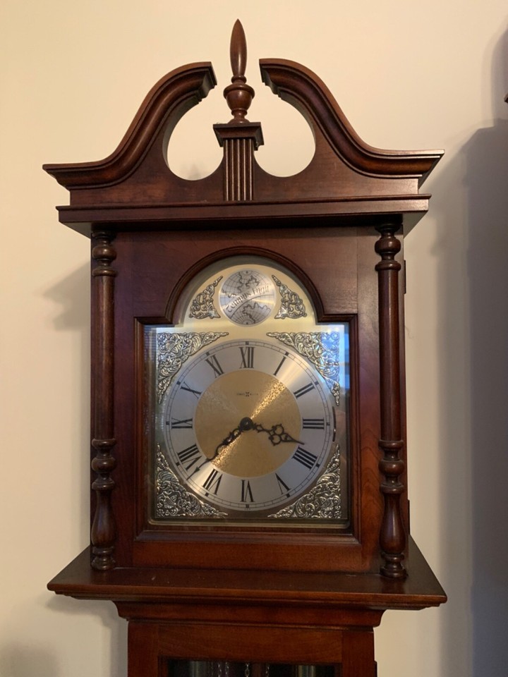 VINTAGE Howard Miller Grandfather Clock 610-160(?) TEMPUS FUGIT CHIMES ...