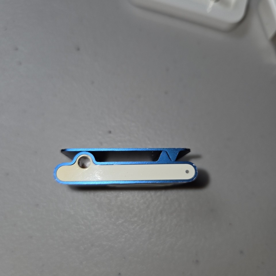 Apple iPod Shuffle 2nd Generation Blue Model A1204 1GB | eBay