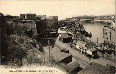 CPA BREST Le Chateau et le Port de Guerre (252544) | eBay