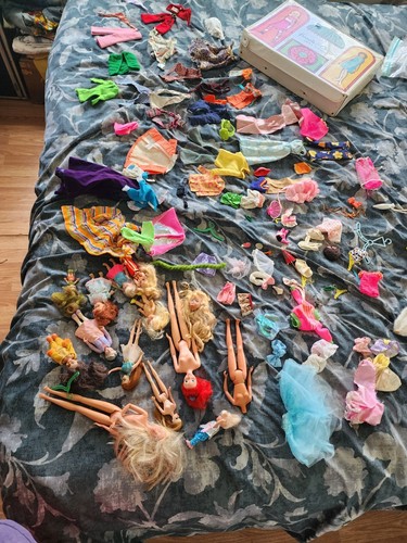 Mixed Lot 1966 Francie Casey Case With Dolls And Clothes Shillman Others