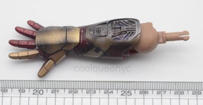 Hot Toys 1/6 Scale MMS209 Tony Stark The Mechanic - Right armored ...