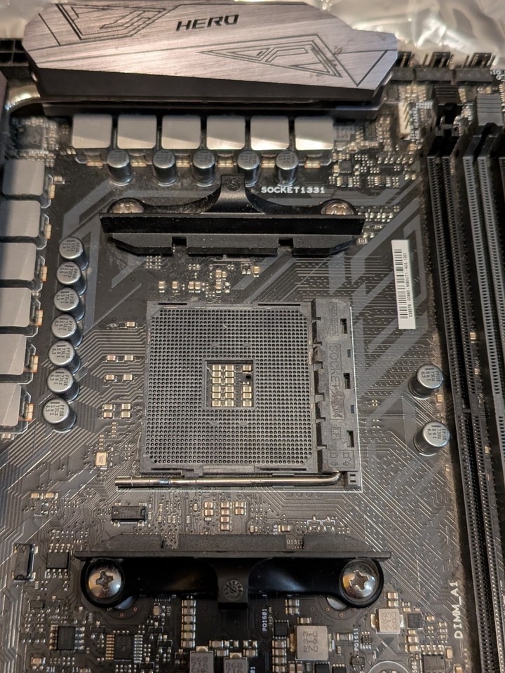 ASUS ROG Crosshair VI Hero AMD X370 Socket AM4 DDR4 USB 3.1 ATX ...