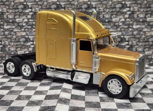 New-Ray 1:32 Scale Long Haul Trucker • Gold Freightliner Semi Tractor w ...