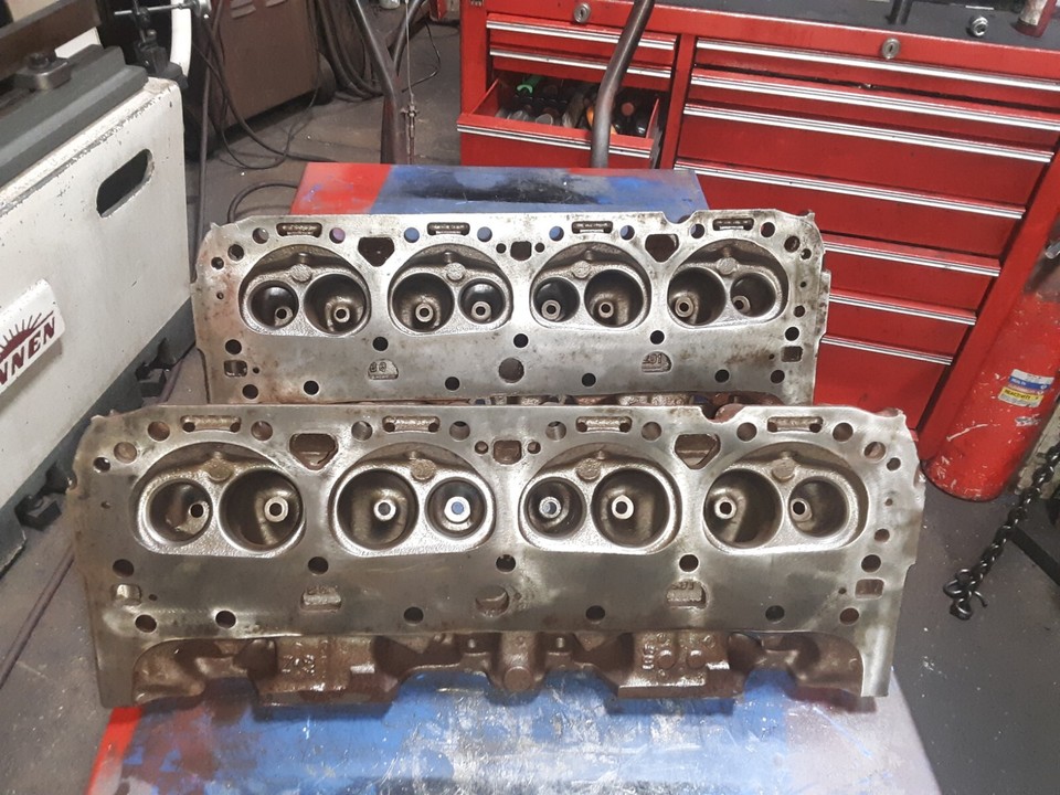 Chevy 3917291 Heads 302 327 350 Double Hump Pair Camel Hump SBC Heads ...