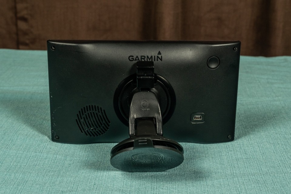 Garmin DriveSmart 61 North America LMT-S 6.95" Display Touchscreen GPS ...