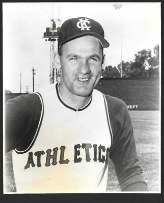 Bill Fischer KC ATHLETICS UNSIGNED 7-3/4 x 9-3/8 ORIGINAL B&W STAFF ...